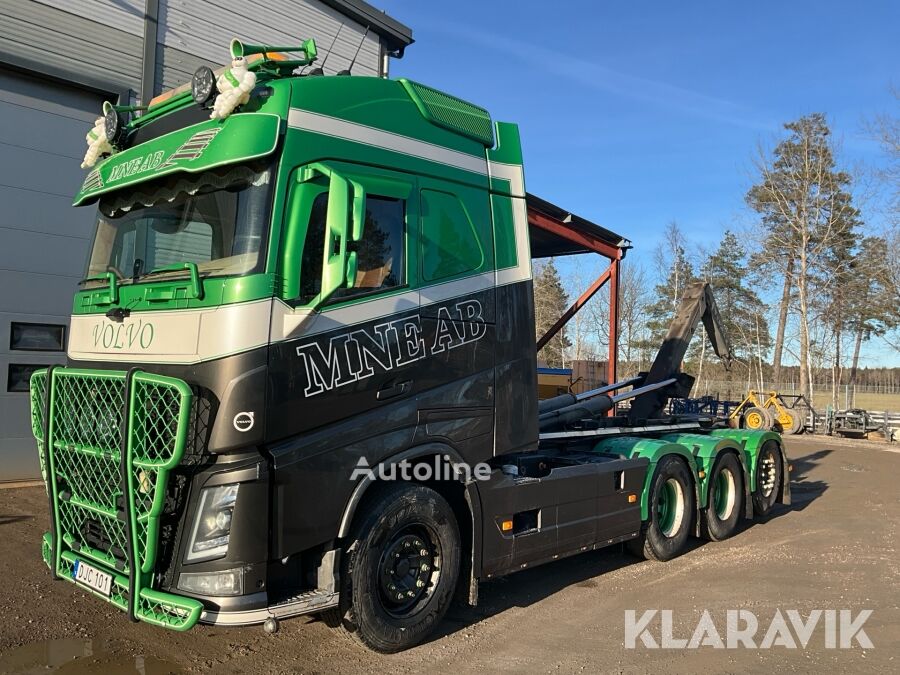 Prodaje se Volvo FH16 750 Tridem rol kiper sa kukom na aukciji