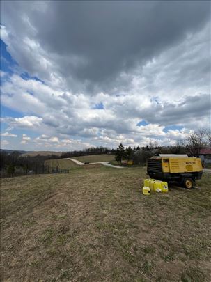 Stojnik prodaja više placeva
