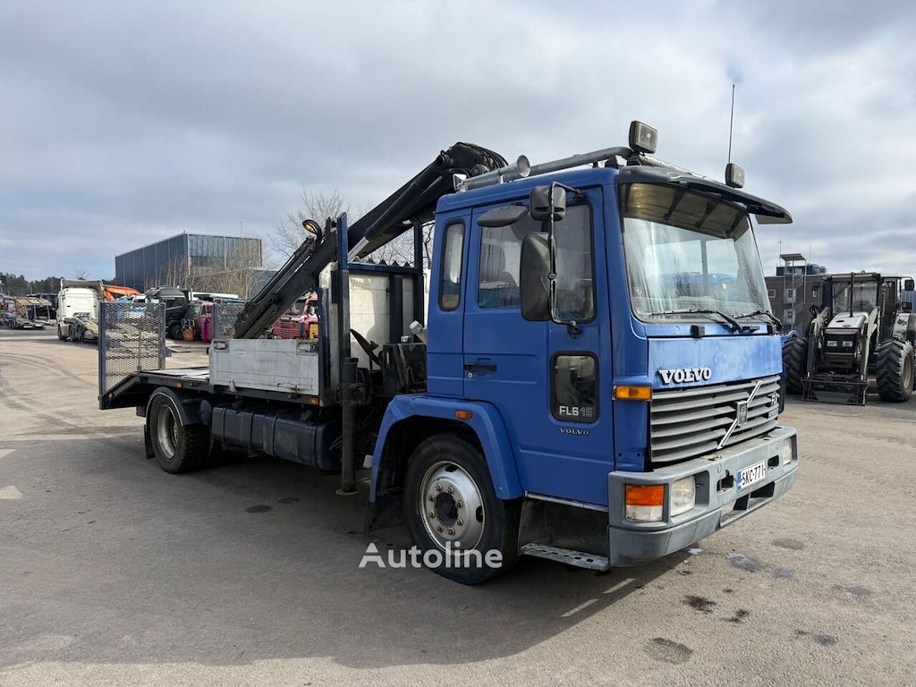 Volvo FL615 hiab 070 with radio+ hydraulic ramps manua autotransporter