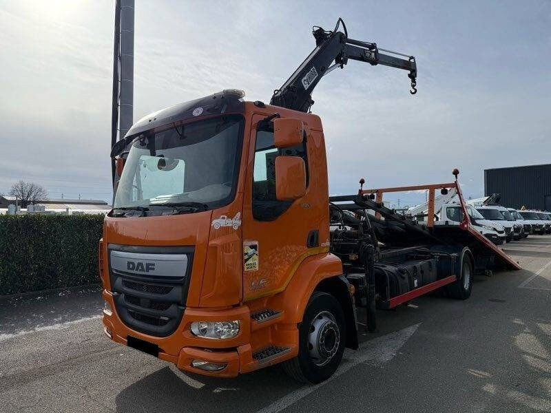 DAF LF 220+Crane šlep auto