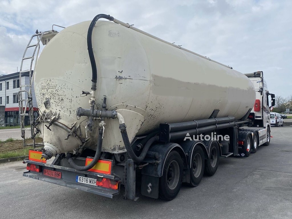Spitzer SK2452CAL cisterna silos