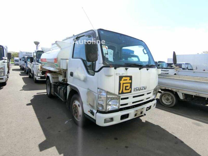 Isuzu ELF autocisterna