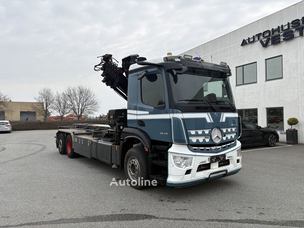 Mercedes-Benz Arocs 2546 kamion sa kukom za podizanje tereta