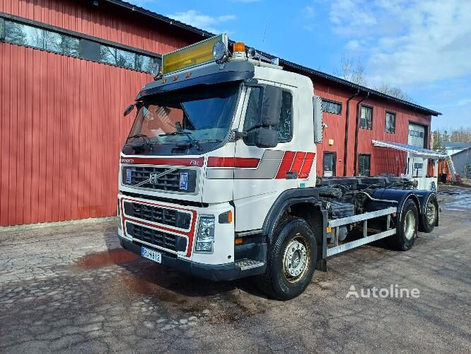 Volvo FM 440 kamion sa kukom za podizanje tereta