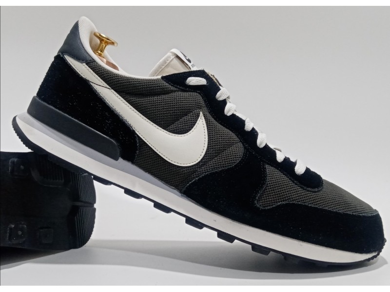 NIKE Internationalist 828041-201 (EUR48,5)