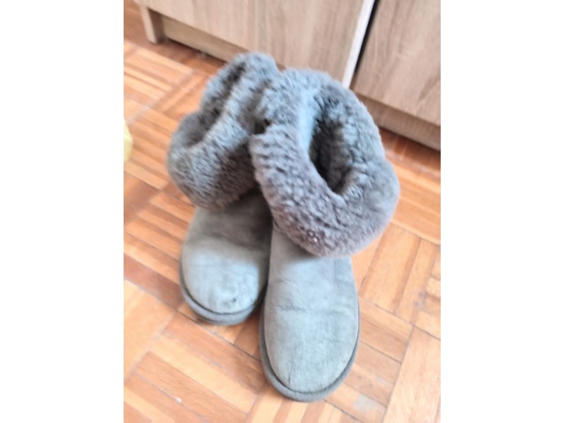 RASPRODAJA Ugg original 38