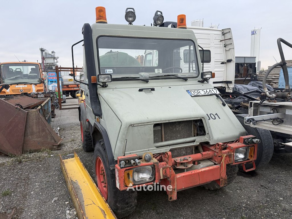 Mercedes-Benz Unimog U90 univerzalna komunalna mašina