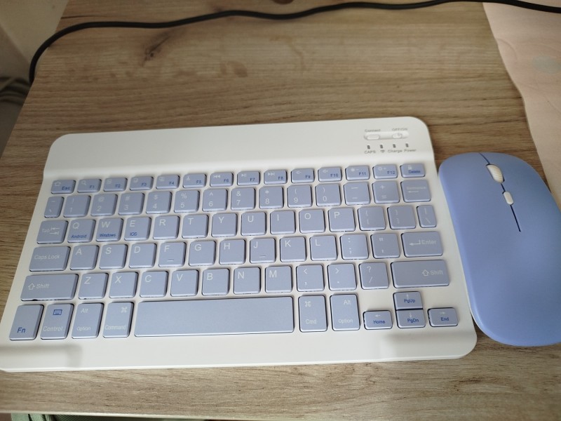 Mini tastatura i miš