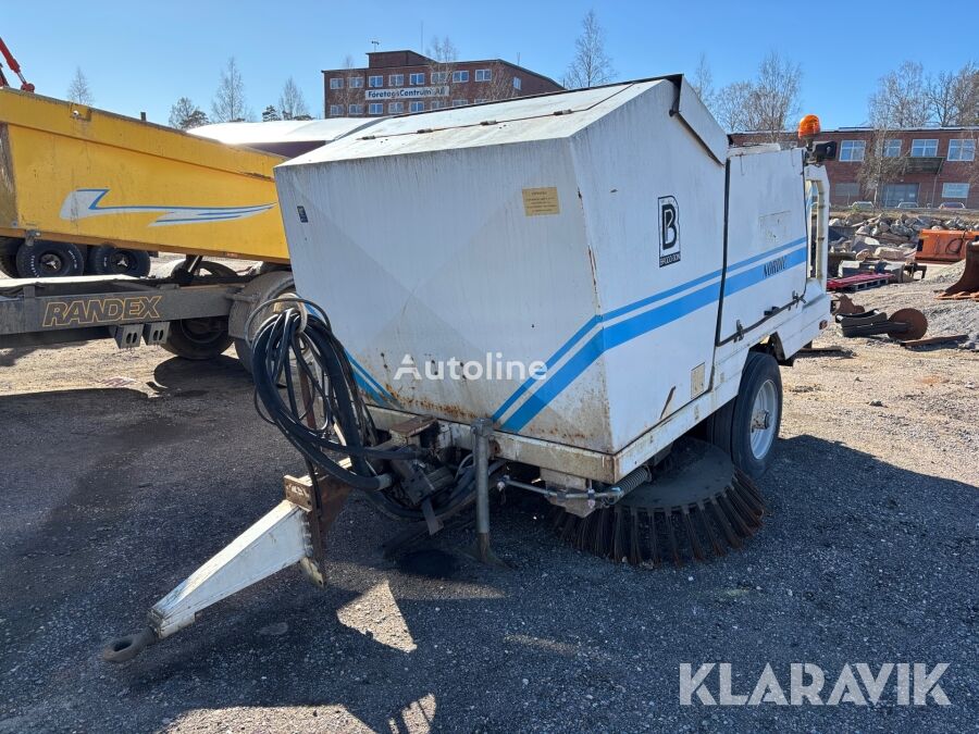 Prodaje se Brodd-son Nordic vozilo za čišćenje ulica na aukciji