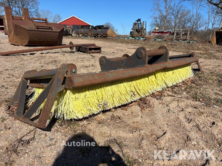 Prodaje se MSH 180 vozilo za čišćenje ulica na aukciji