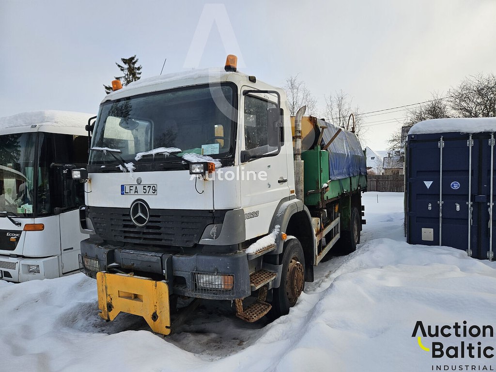 Prodaje se Mercedes-Benz 1823 karoseriju posipača peska na aukciji