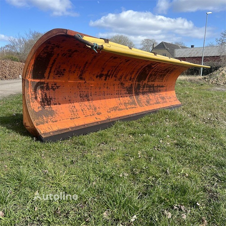 Prodaje se 08PL Jumbo Airport raonik za sneg na aukciji