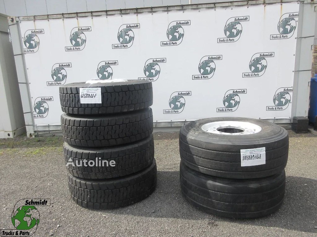 Bridgestone 315 / 70R 22.5 // 385/ 65R 22.5 ALCOA SET VOOR EN ACHTER guma za kamione