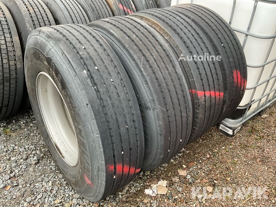 Prodaje se Michelin 315/80-22,5 gumu za kamione na aukciji