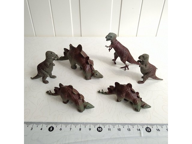 (I) Plastične figurice - Dinosaurusi - set od 6 komada
