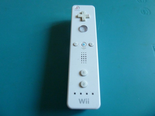 Nintendo Wii kontroler RVL-003 u beloj boji