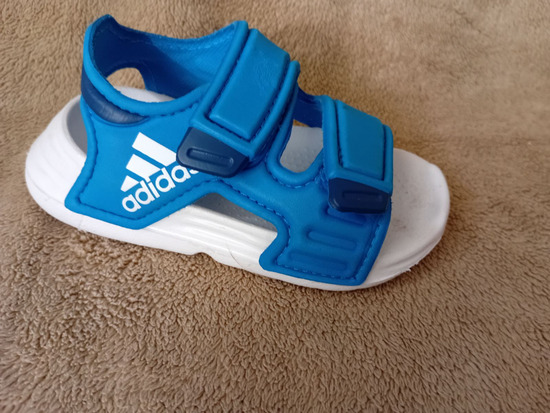 NOVE ADIDAS sandale 19/12