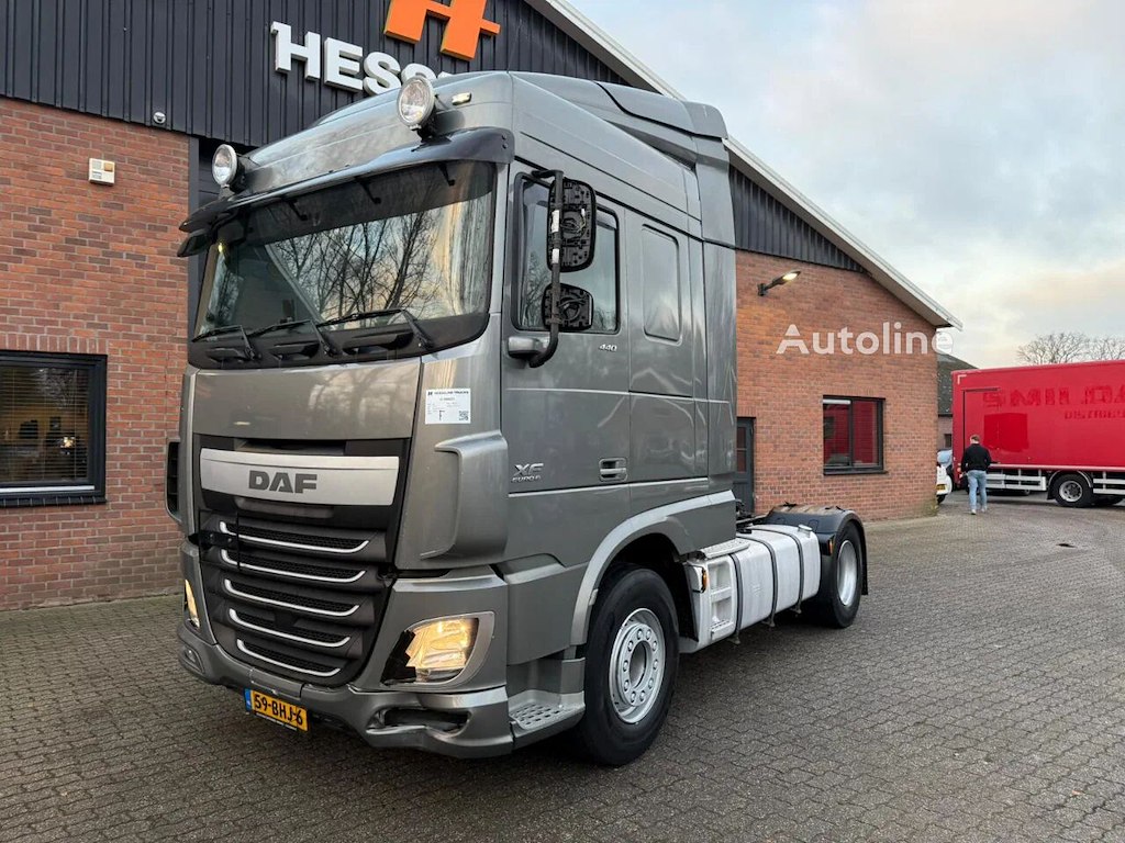 DAF XF 440 4X2 Space Cab Hydraulic NL Truck tegljač