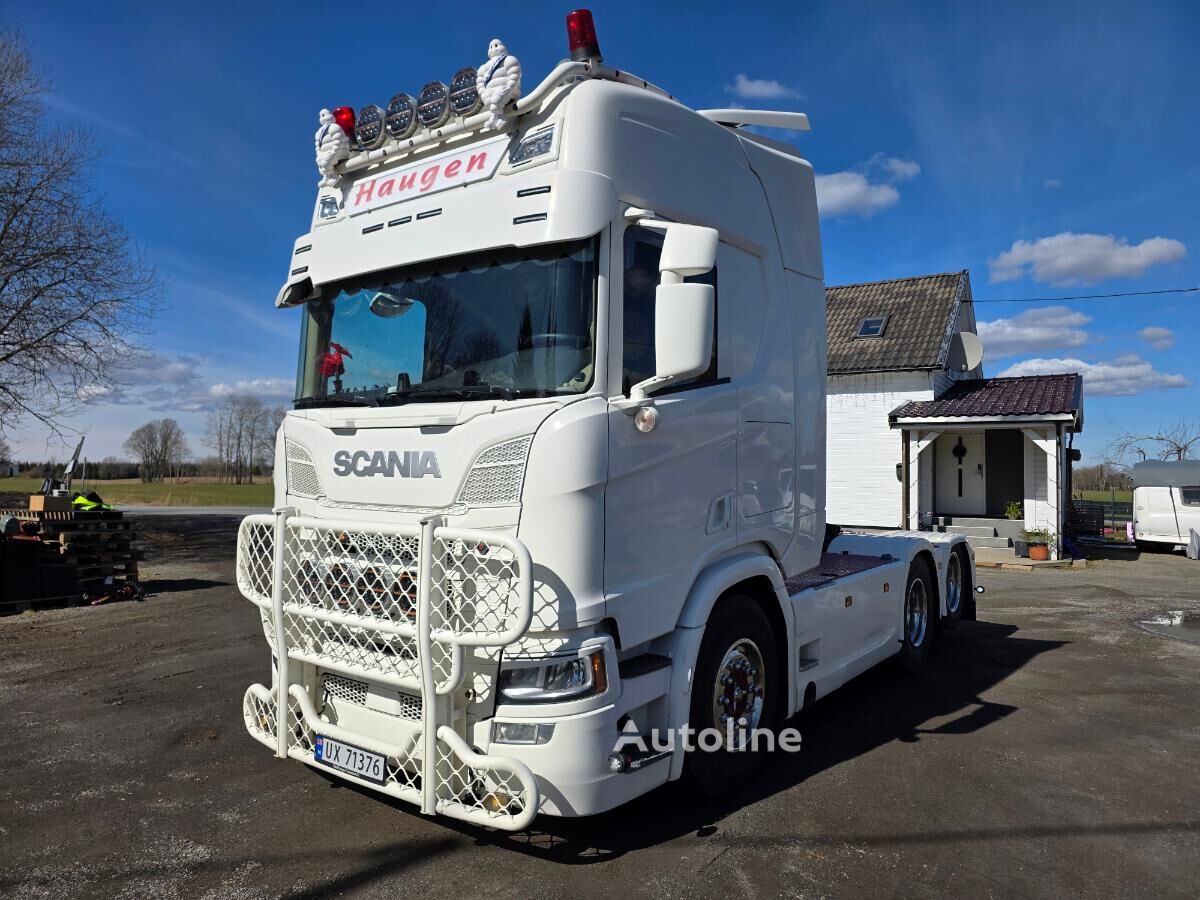Prodaje se Scania R-serie tegljač na aukciji