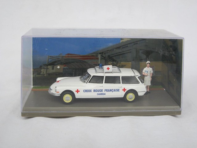 1:43 atlas citroen ID19 break ambulance