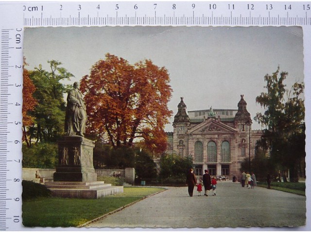 Frankfurt am Main - Goethe-denkmal und Grosses Haus