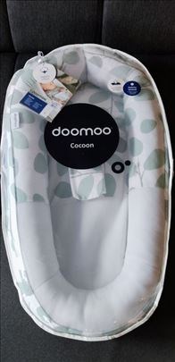 Novo Doomoo Cocoon gnezdo za bebu (0+)