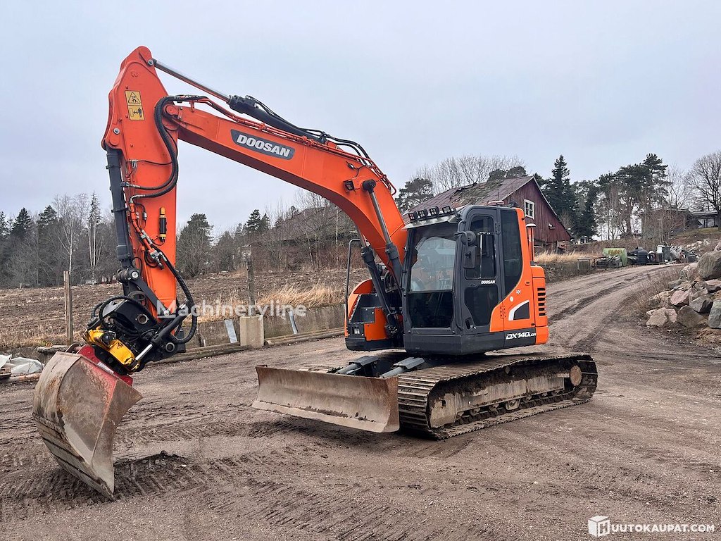 Prodaje se Doosan DX140 LCR5 excavator with measuring system and excellent attachm bager guseničar na aukciji