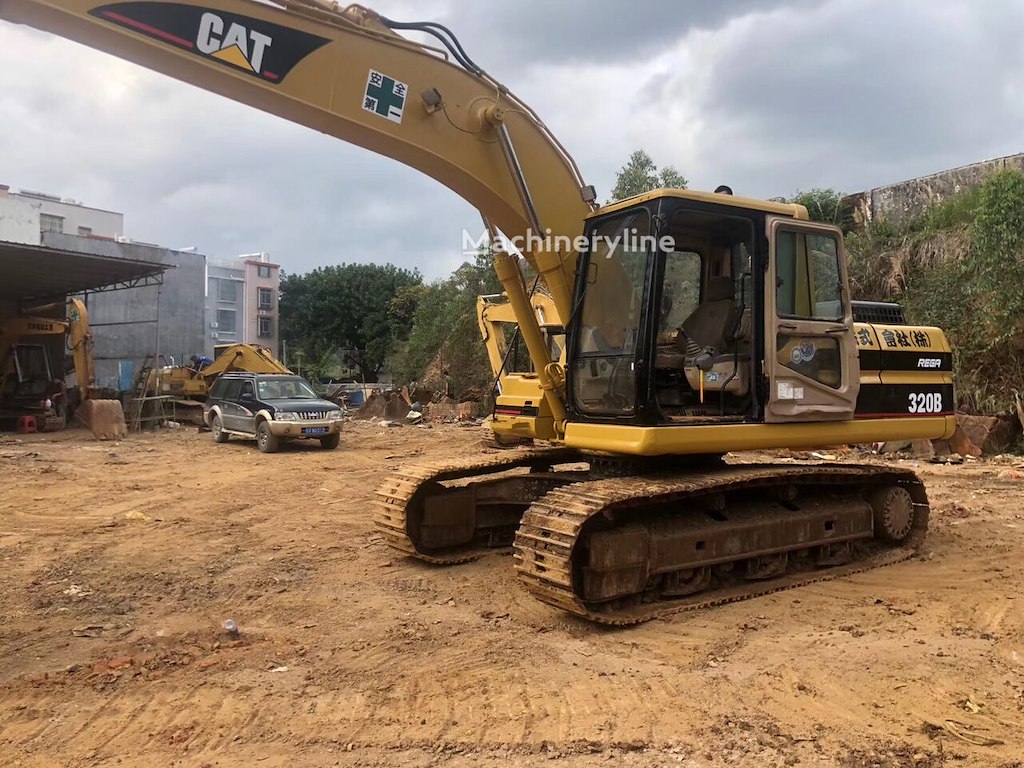 Caterpillar 320B bager guseničar
