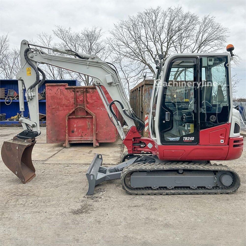 Prodaje se Takeuchi TB240 mini bager na aukciji