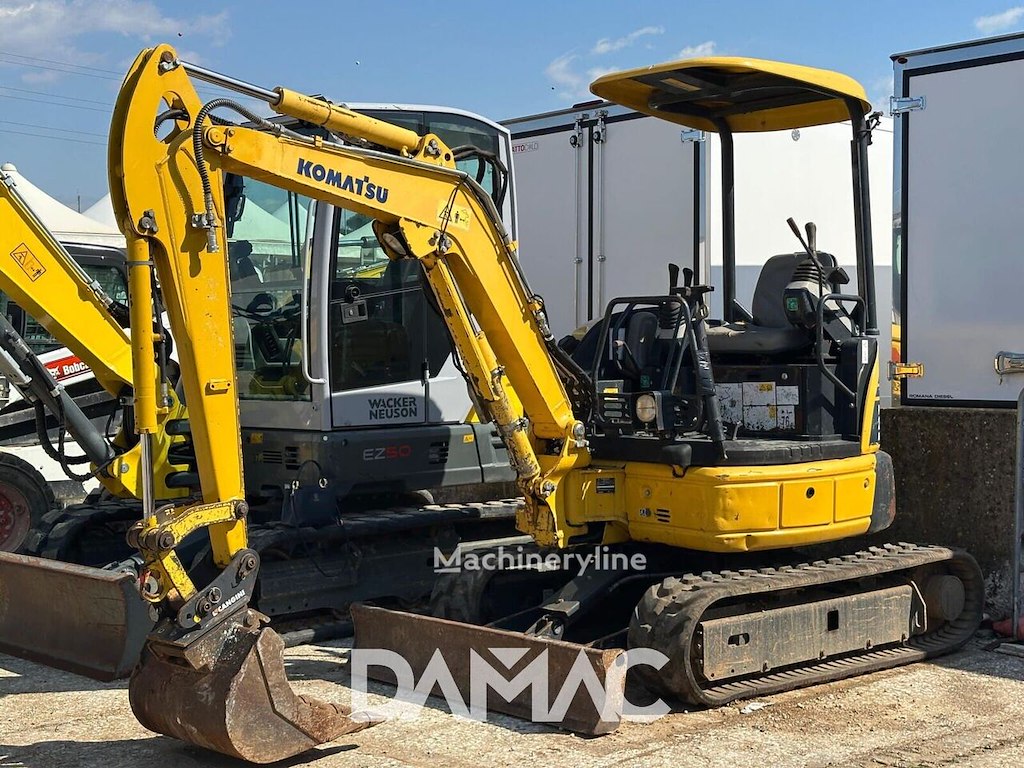 Komatsu PC26MR-3 mini bager