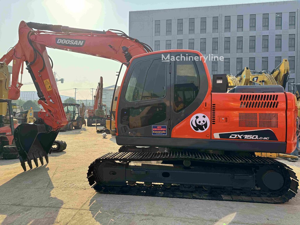 Doosan DX150 bager guseničar