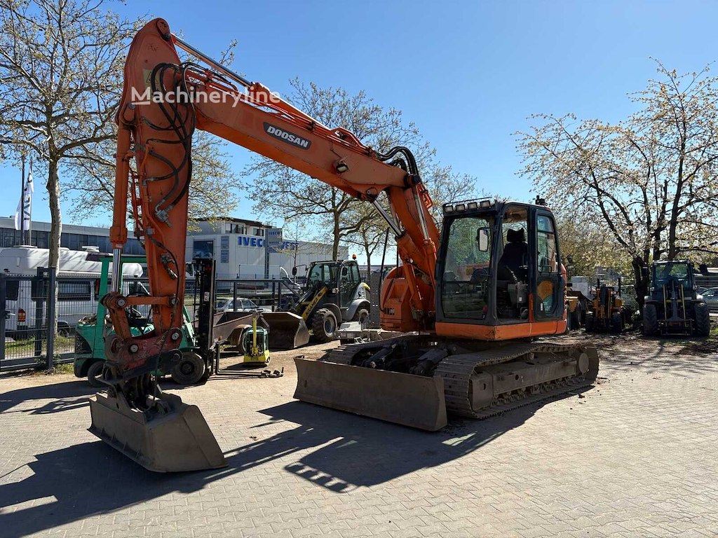 Prodaje se Doosan DX140LCR bager guseničar na aukciji
