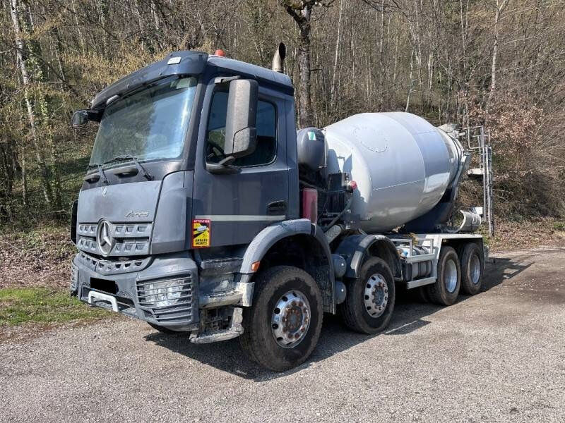 Mercedes-Benz Arocs 3240 mixer truck kamion s mešalicom za beton