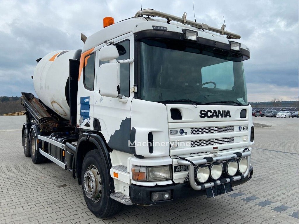 Liebherr na šasiji Scania P124 kamion s mešalicom za beton