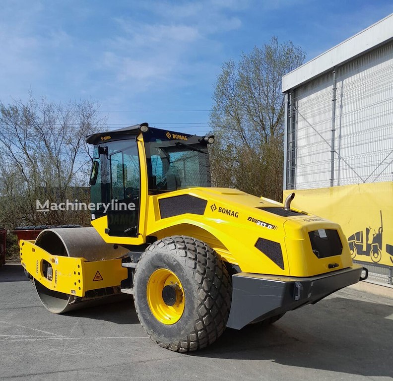 BOMAG BW 213 D-5 PL kompaktor s jednim valjkom