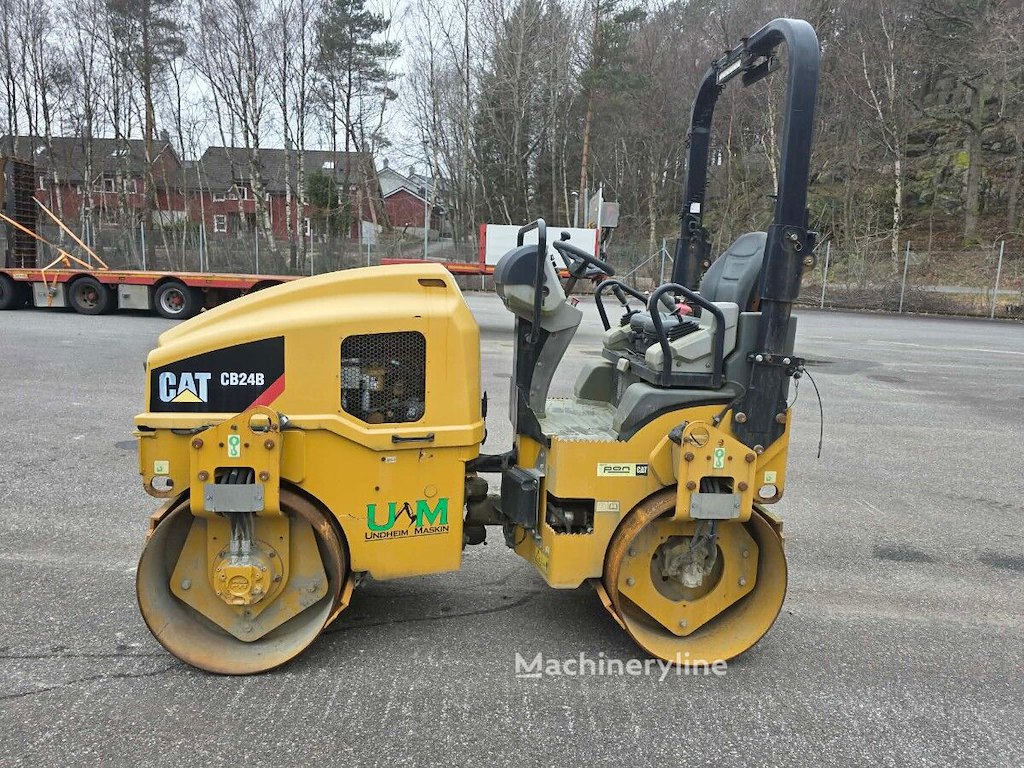 Prodaje se Caterpillar B24B Vals - 655t valjak za asfalt na aukciji