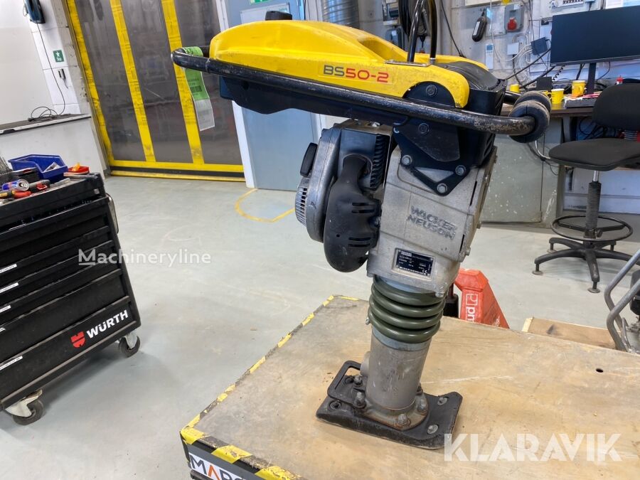 Prodaje se Wacker Neuson BS50-02 vibro ploču na aukciji