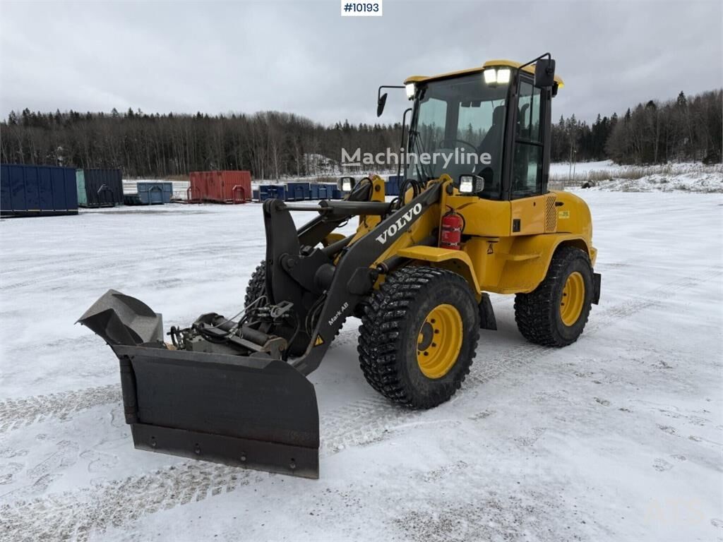 Volvo L30B prednji utovarivač