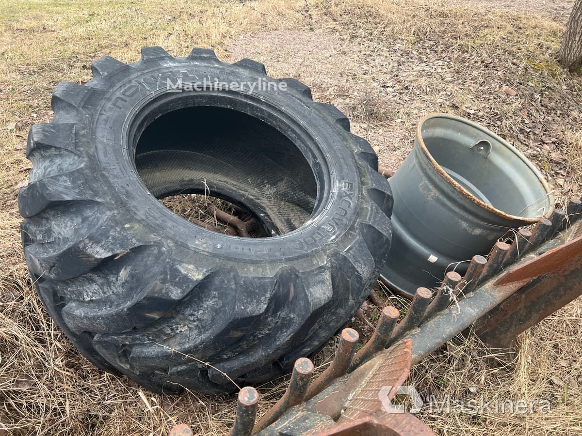 Prodaje se Nokian gumu za bagere na aukciji