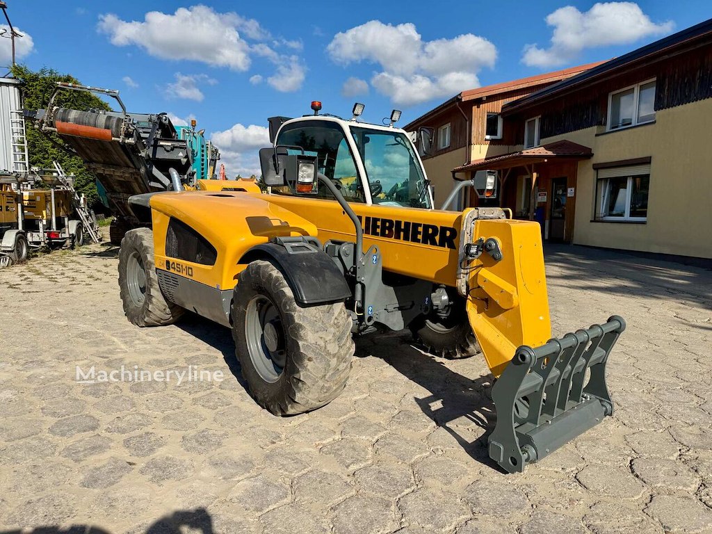 Liebherr TL451-10 teleskopski utovarivač