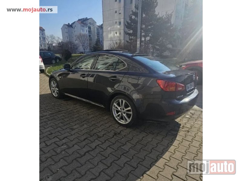 Lexus IS 220d