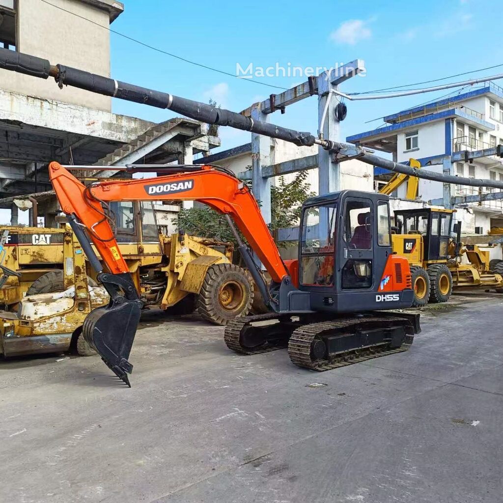 Doosan DH60 bager guseničar