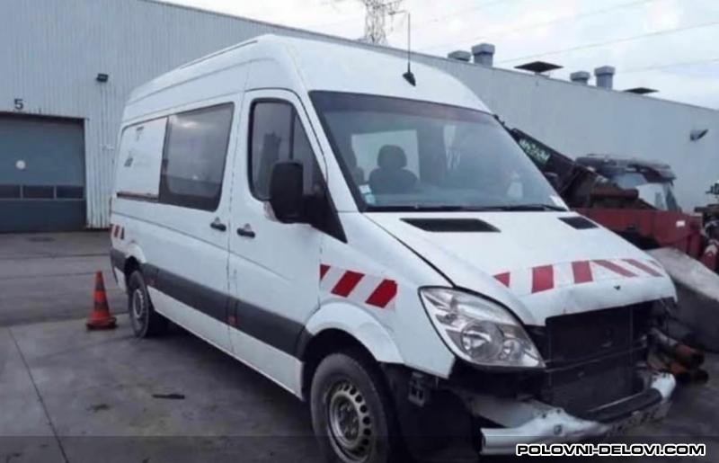 Mercedes Sprinter Kompletan Auto U Delovima