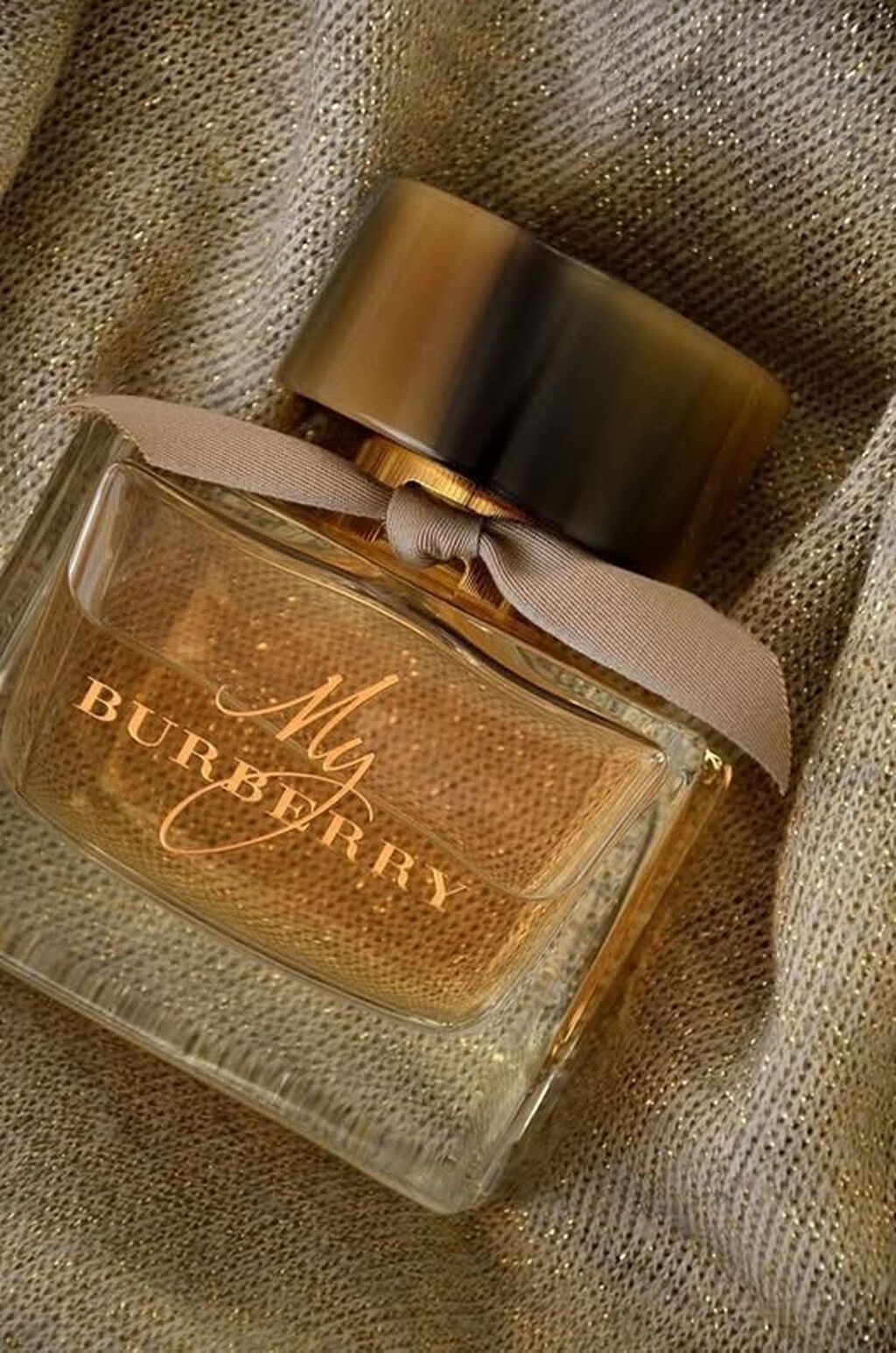 Parfem na slici je My Burberry Eau de Parfum, luksuzni ženski miris