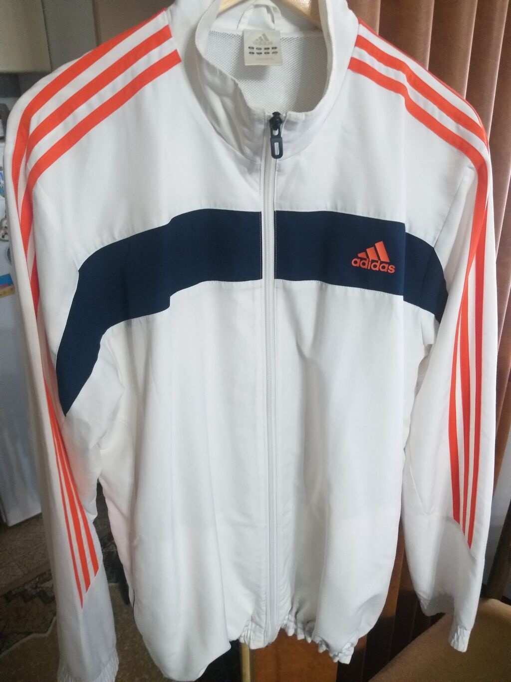 Adidas muška sportska jakna L vel na rajsferšlus - Model: lagana