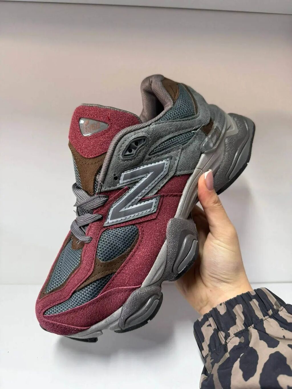 New Balance patike – model sa masivnim đonom i istaknutim “N”