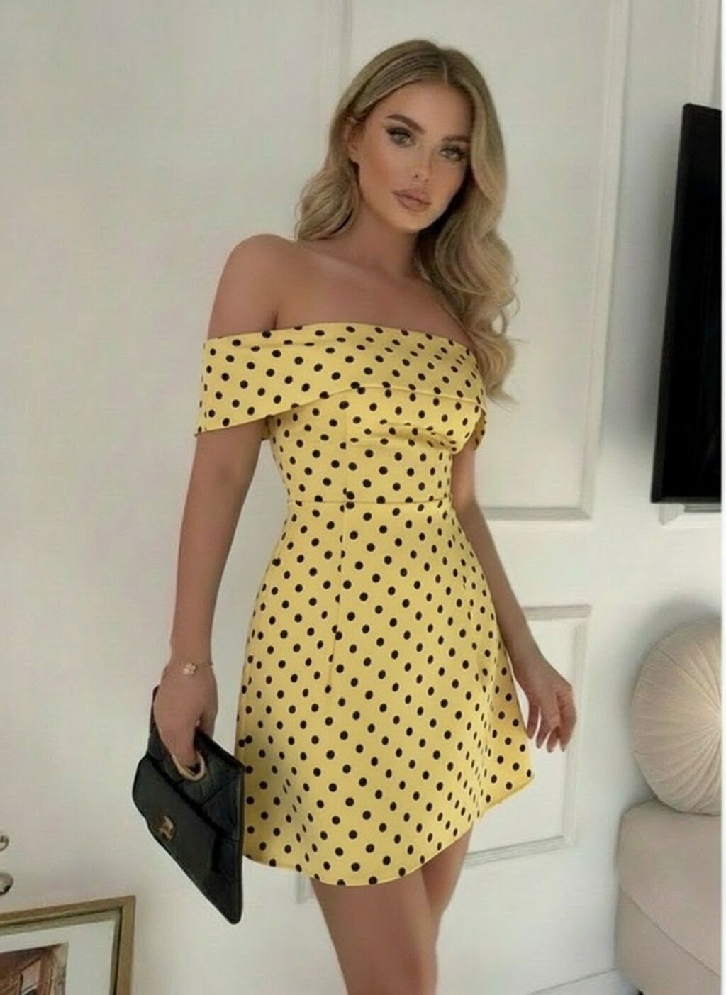   Ženska mini haljina na tufne – off-shoulder kroj ✅2600 din S m l