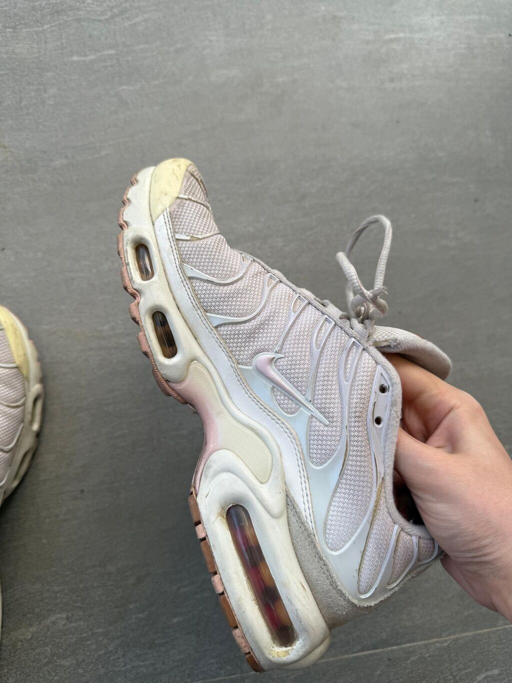 Nike Air Max Plus (TN) patike – bež/bela nijansa sa svetloružičastim