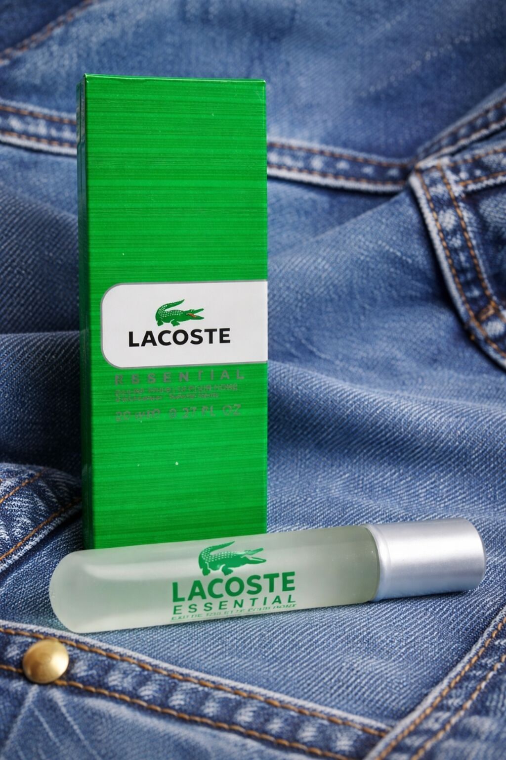 Lacoste Essential 20 ml Gornje note: List paradajza, bergamot