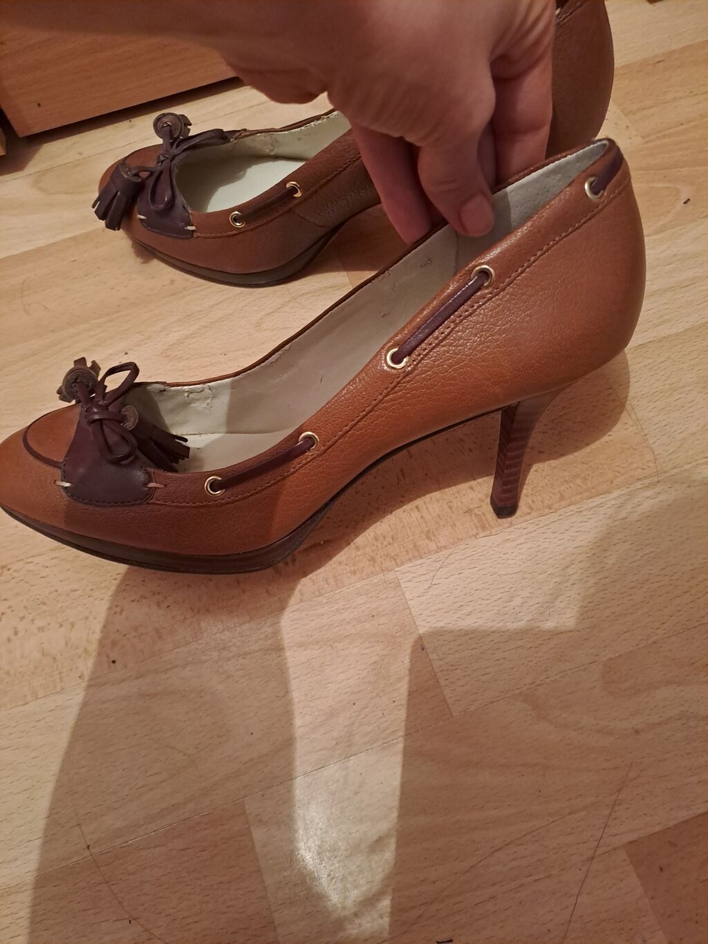Braon salonke "Nine West", broj 40. Odlicno ocuvane, spolja bez